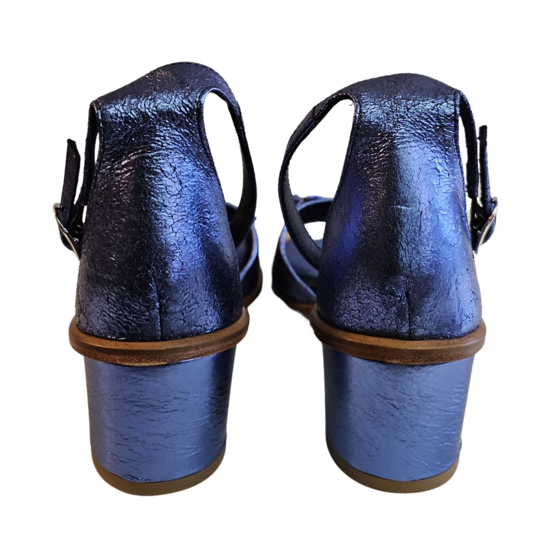 Kudetà, Sandalette in Metallic-Blau mit Fesselriemchen – Schuhe by ...